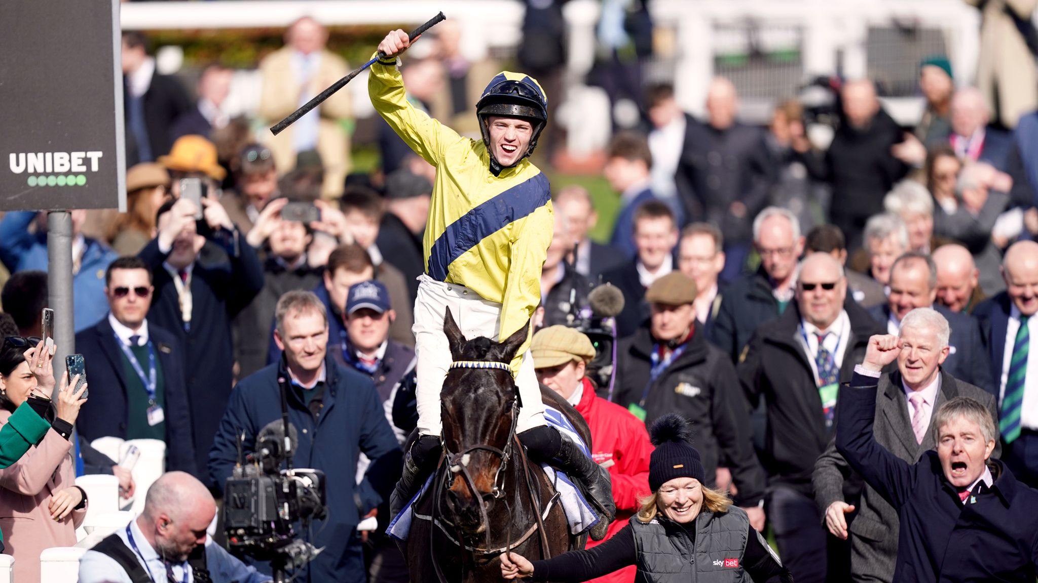 Jockey Michael O'Sullivan dies after failing to recover from injuries ...