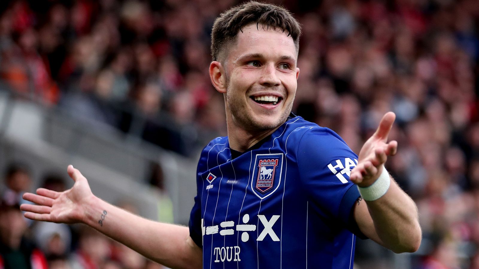 Scotland: George Hirst joins up with Steve Clarke's squad for first ...