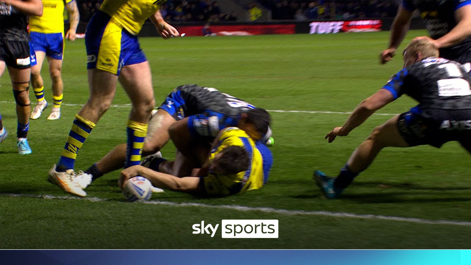 Stefan Ratchford fights back to narrow Leeds Rhinos' lead | Rugby ...