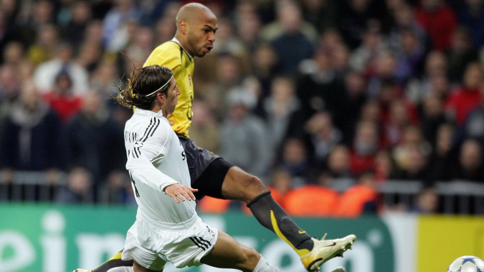 Arsenal 2-2 PSV Eindhoven (9-3 agg): Raheem Sterling impresses as ...