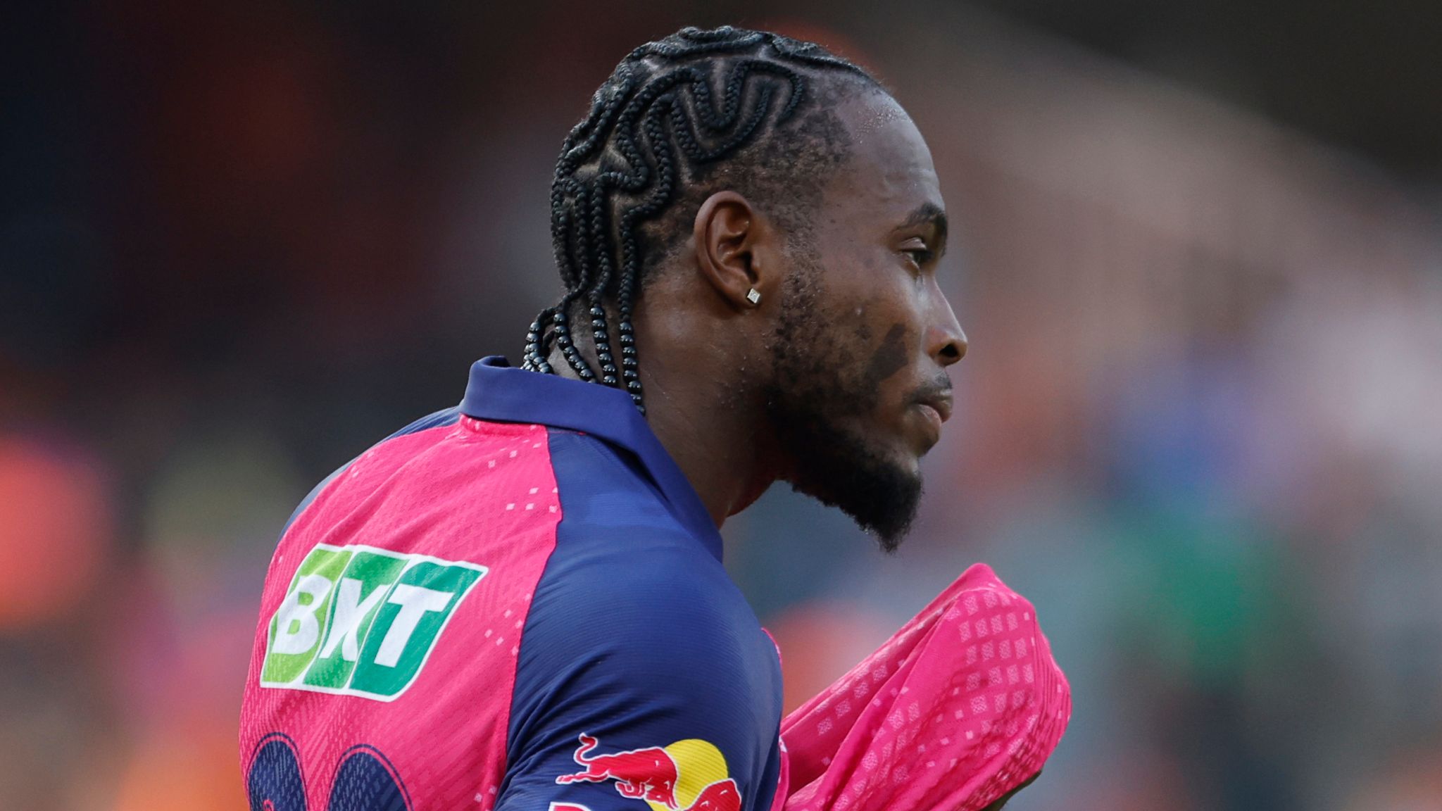 Jofra Archer records worst bowling figures in IPL history - 0-76 for ...