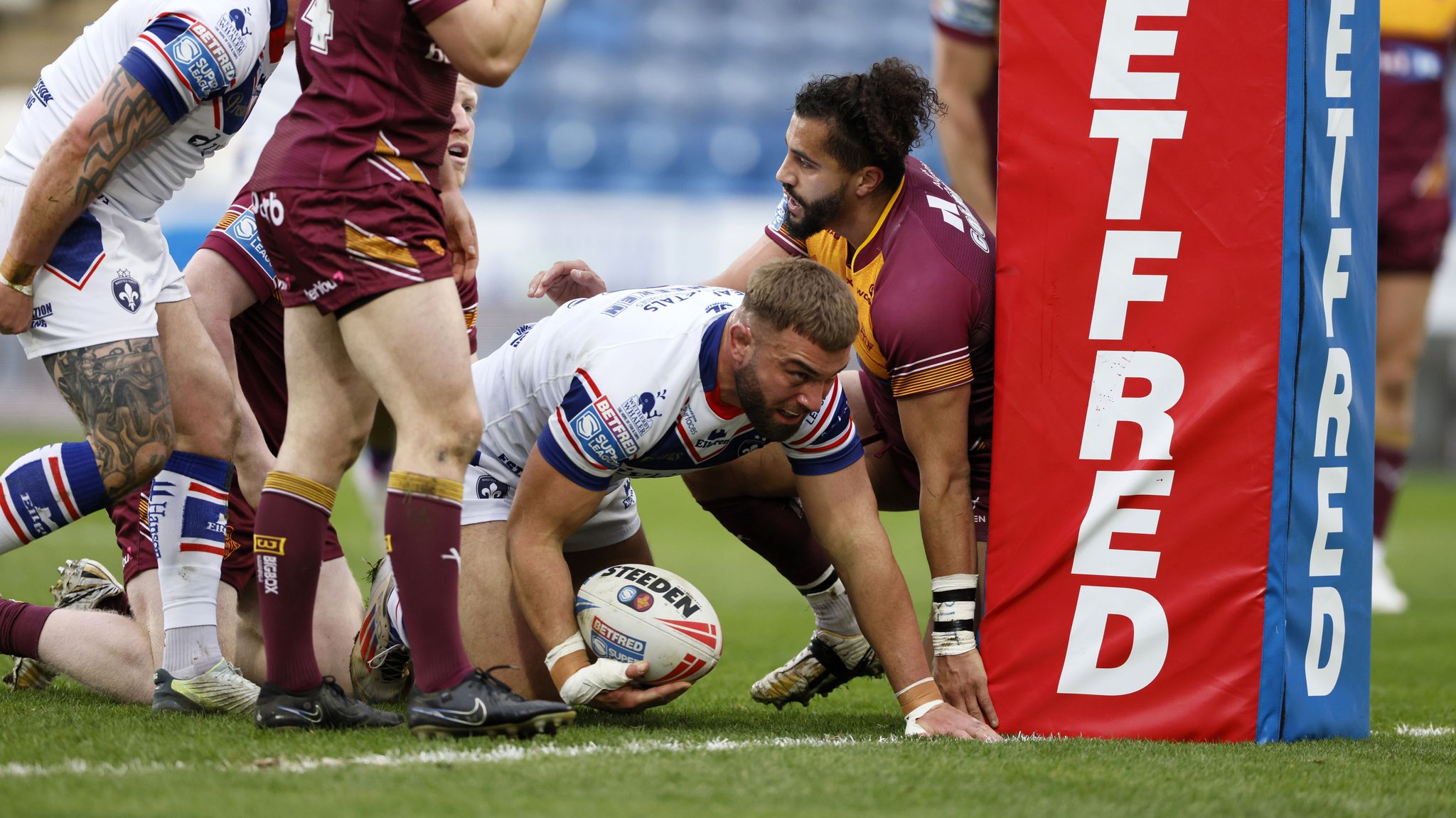 Challenge Cup: Wakefield Trinity fight back to knock Huddersfield ...