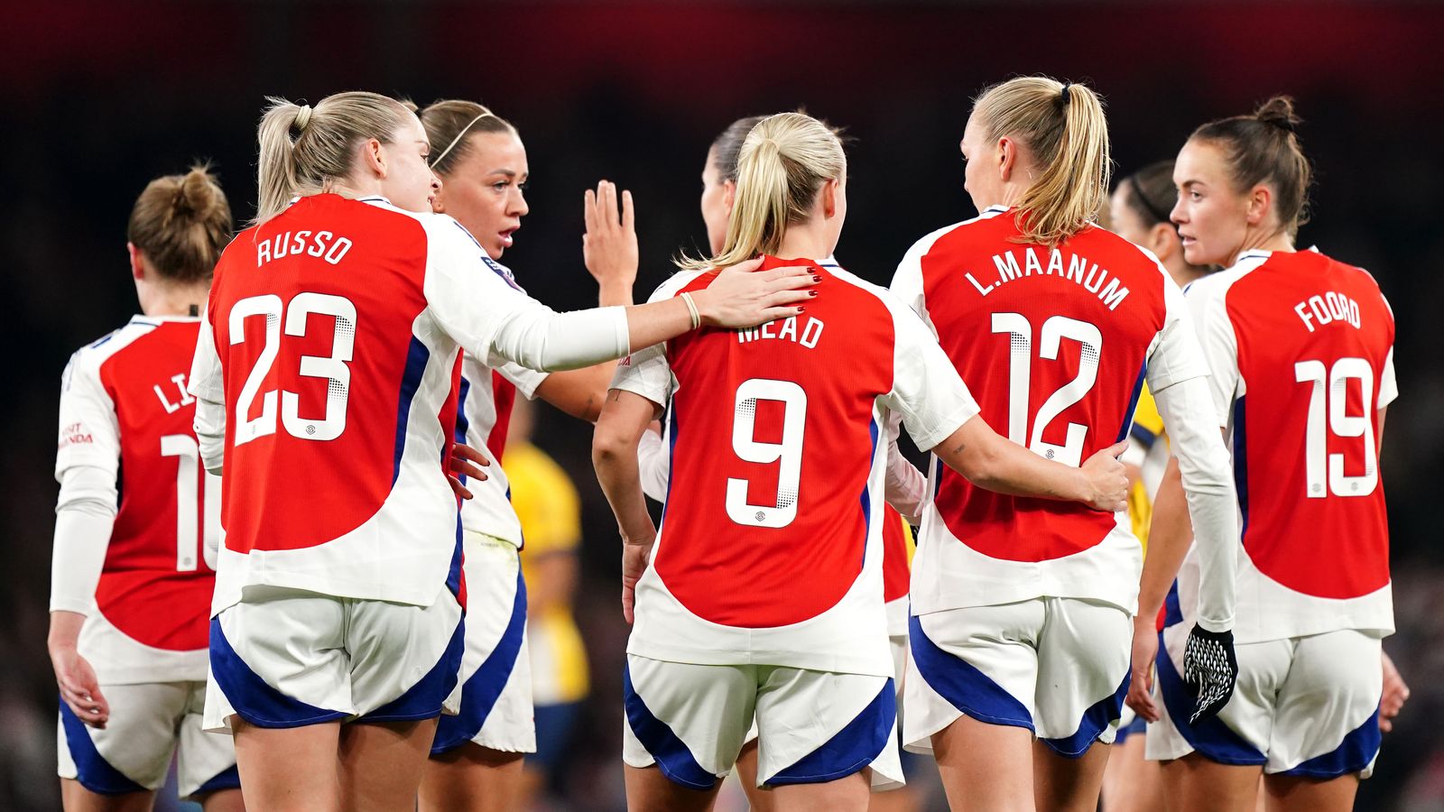 Beth Mead: Arsenal decided to keep white shorts despite given option to ...