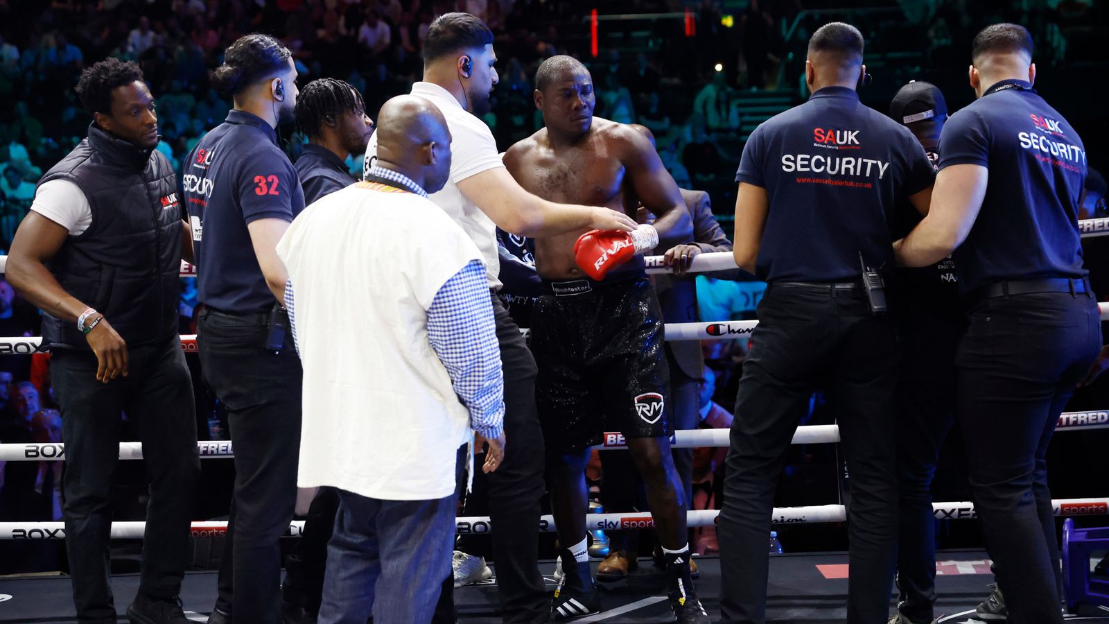 Frazer Clarke demolishes raging Ebenezer Tetteh to win comeback fight in first round | Boxing ...