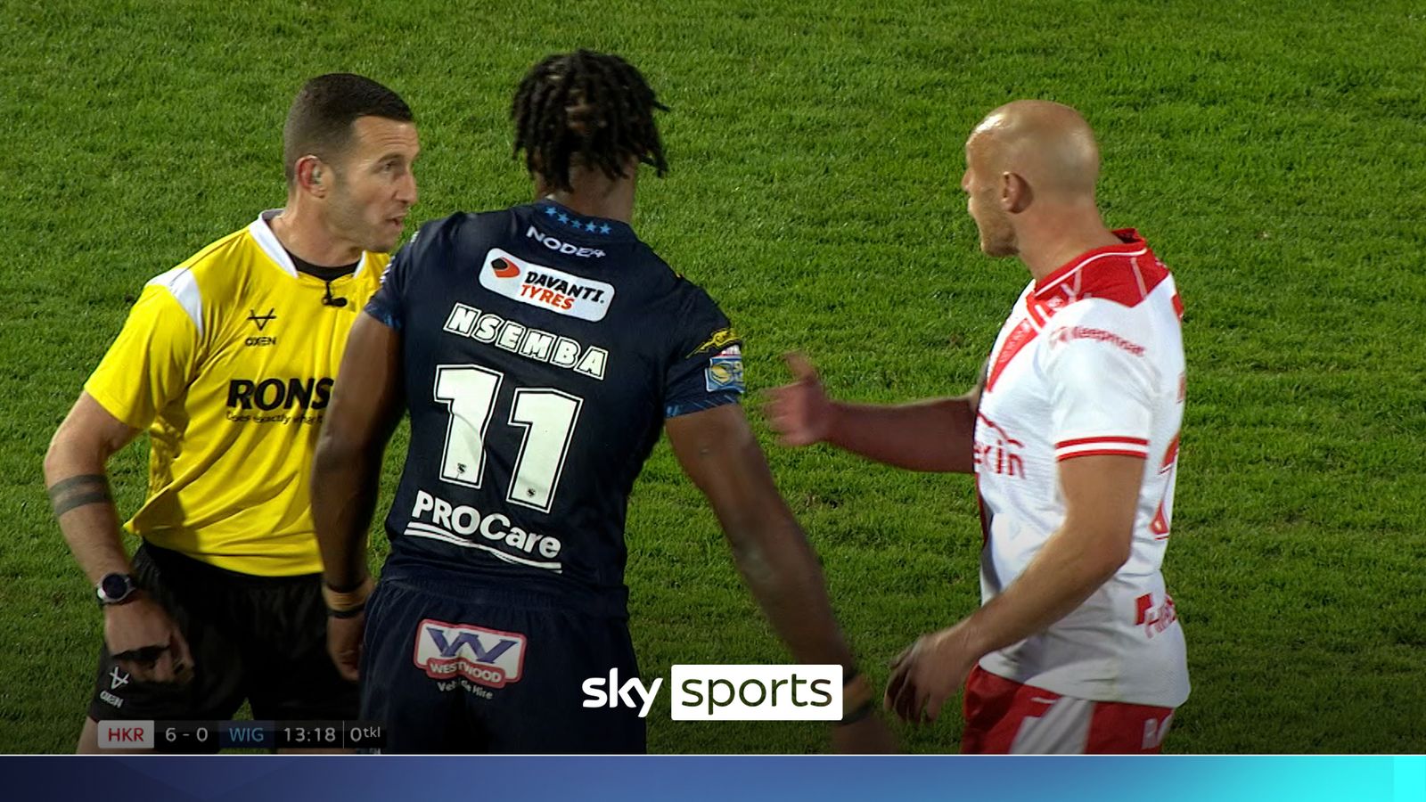 Hull KR vs Wigan Warriors | Ref jokes after clash between Junior Nsemba ...
