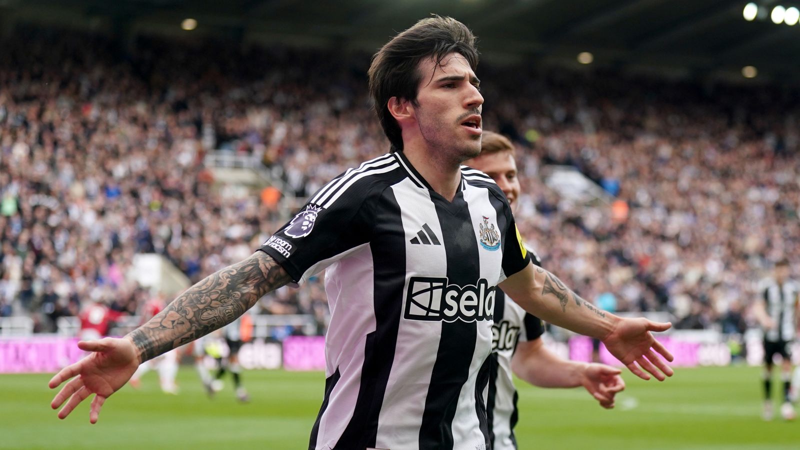 Newcastle United vs Manchester United LIVE! Premier League match ...