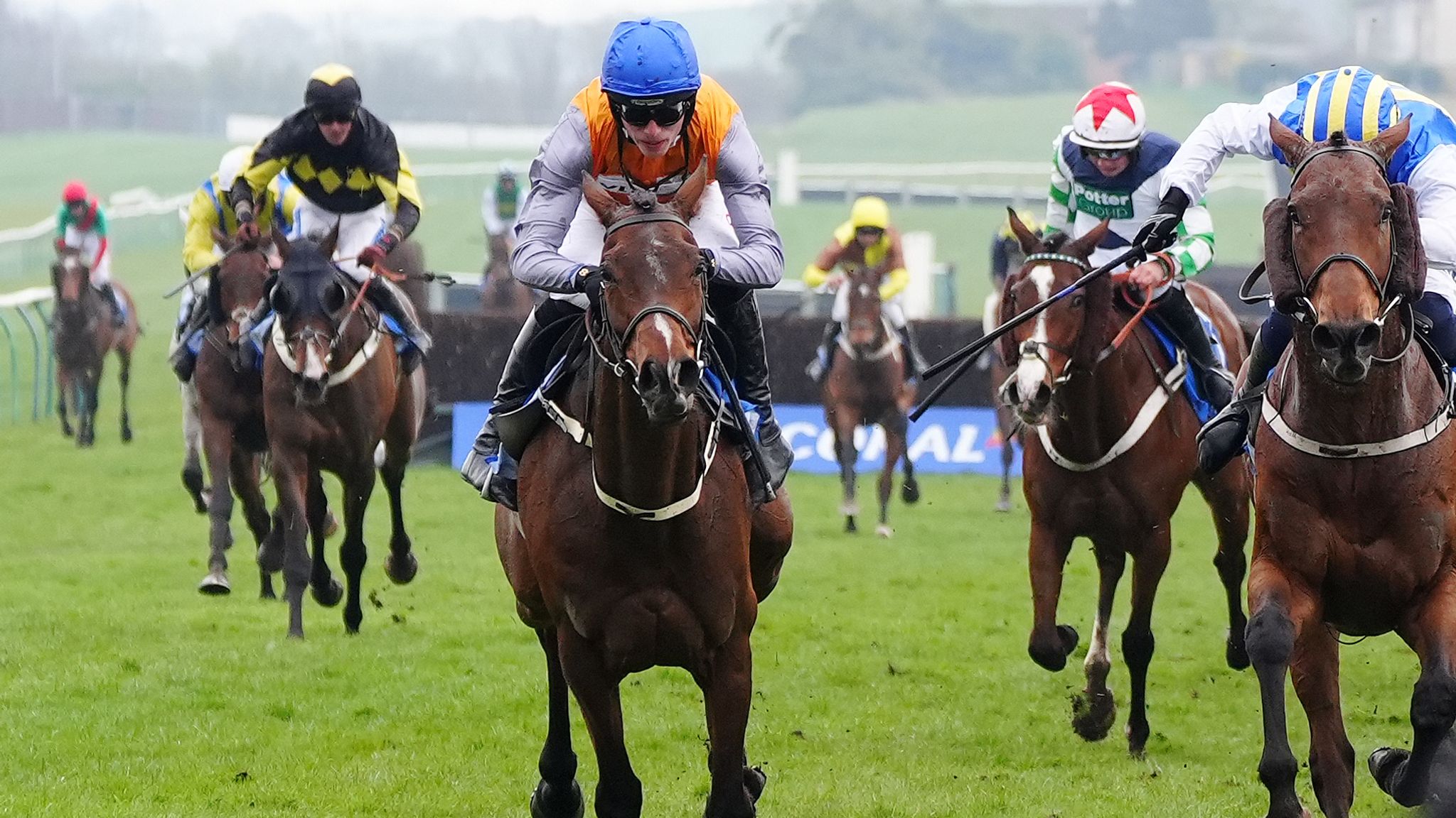 Scottish Grand National: Captain Cody beats Klarc Kent as Willie ...