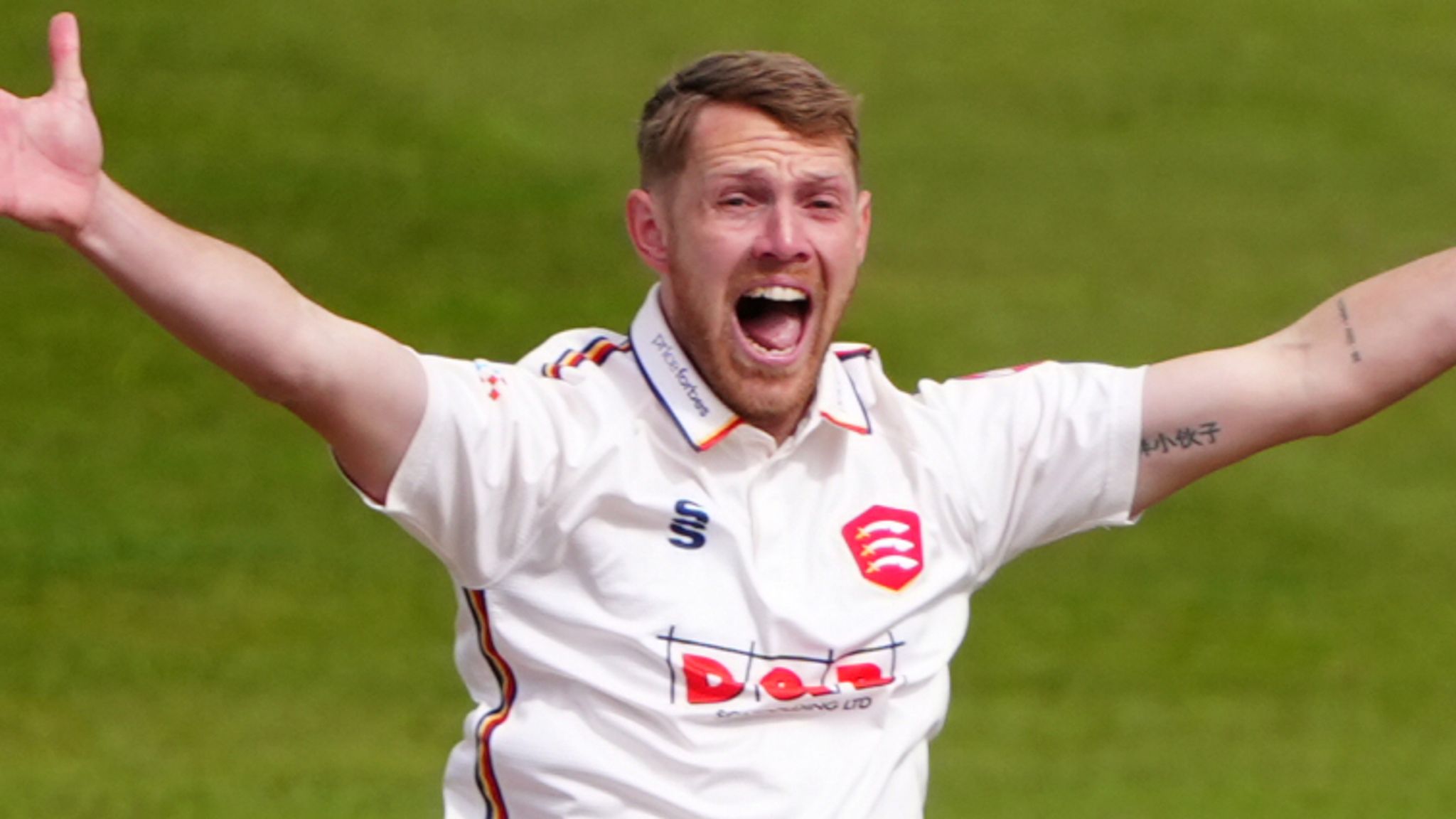 County Championship: Jamie Porter claims six second-innings wickets ...