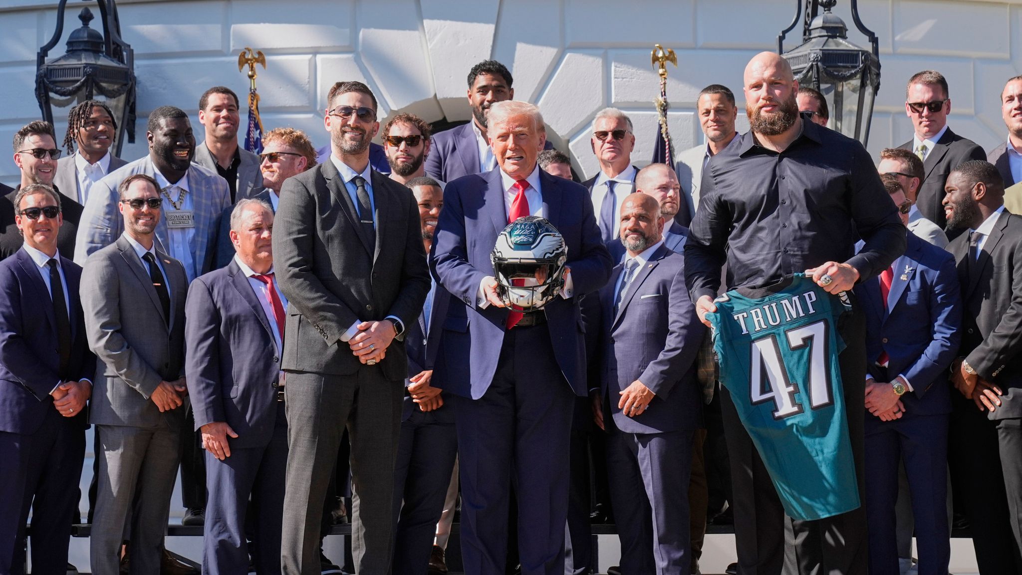 Donald Trump welcomes Super Bowl champions Philadelphia Eagles to White ...
