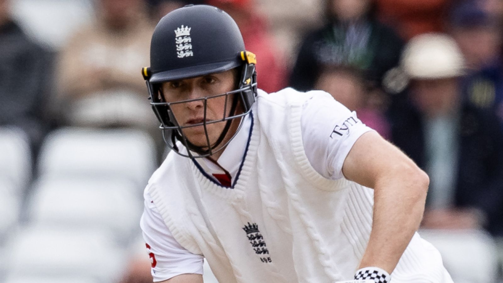 England vs Zimbabwe: Zak Crawley returns to form with crucial century in bid to keep hold of ...