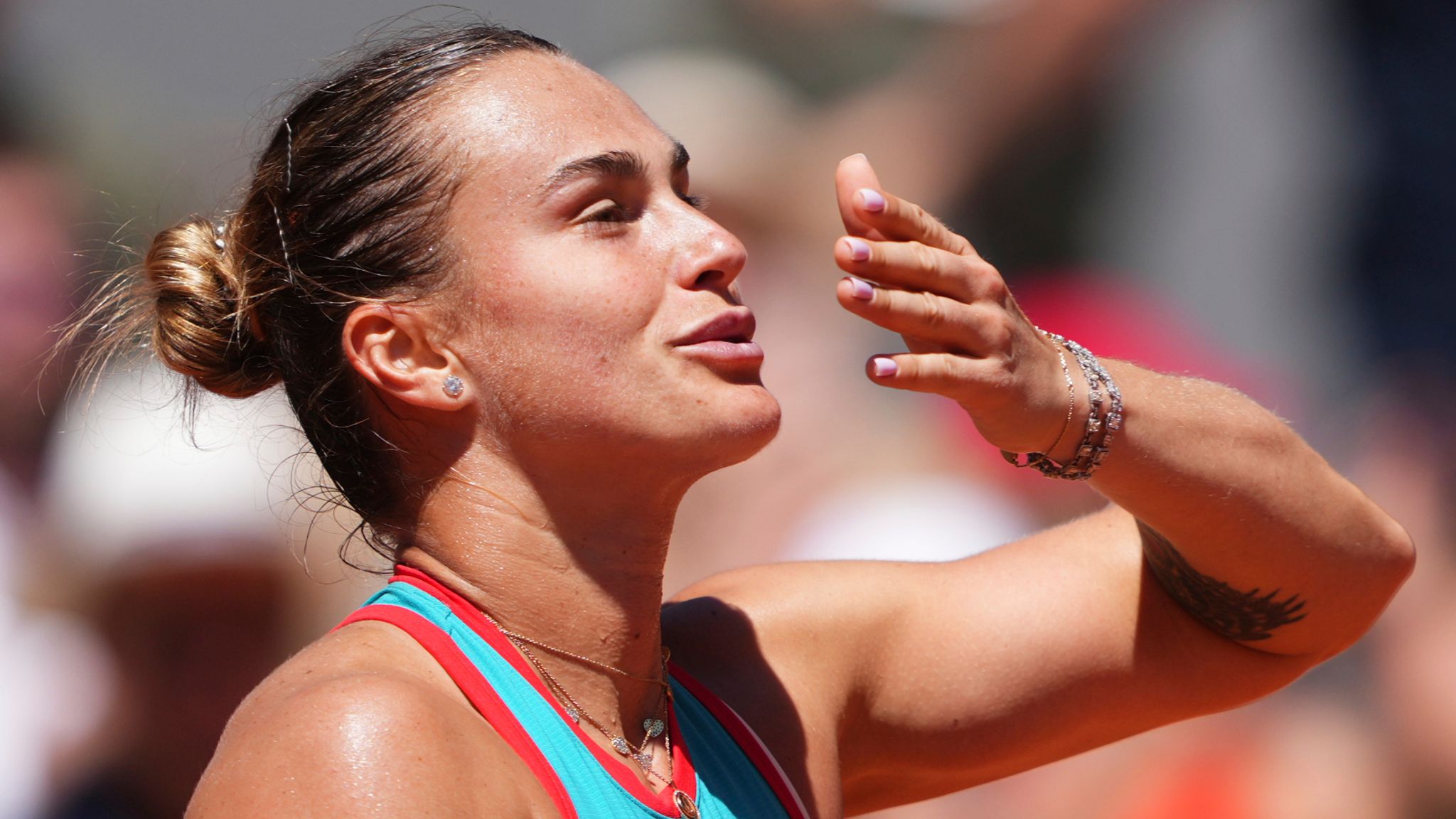 French Open: Carlos Alcaraz, Aryna Sabalenka and Iga Swiatek reach last 16 | Tennis News | Sky ...