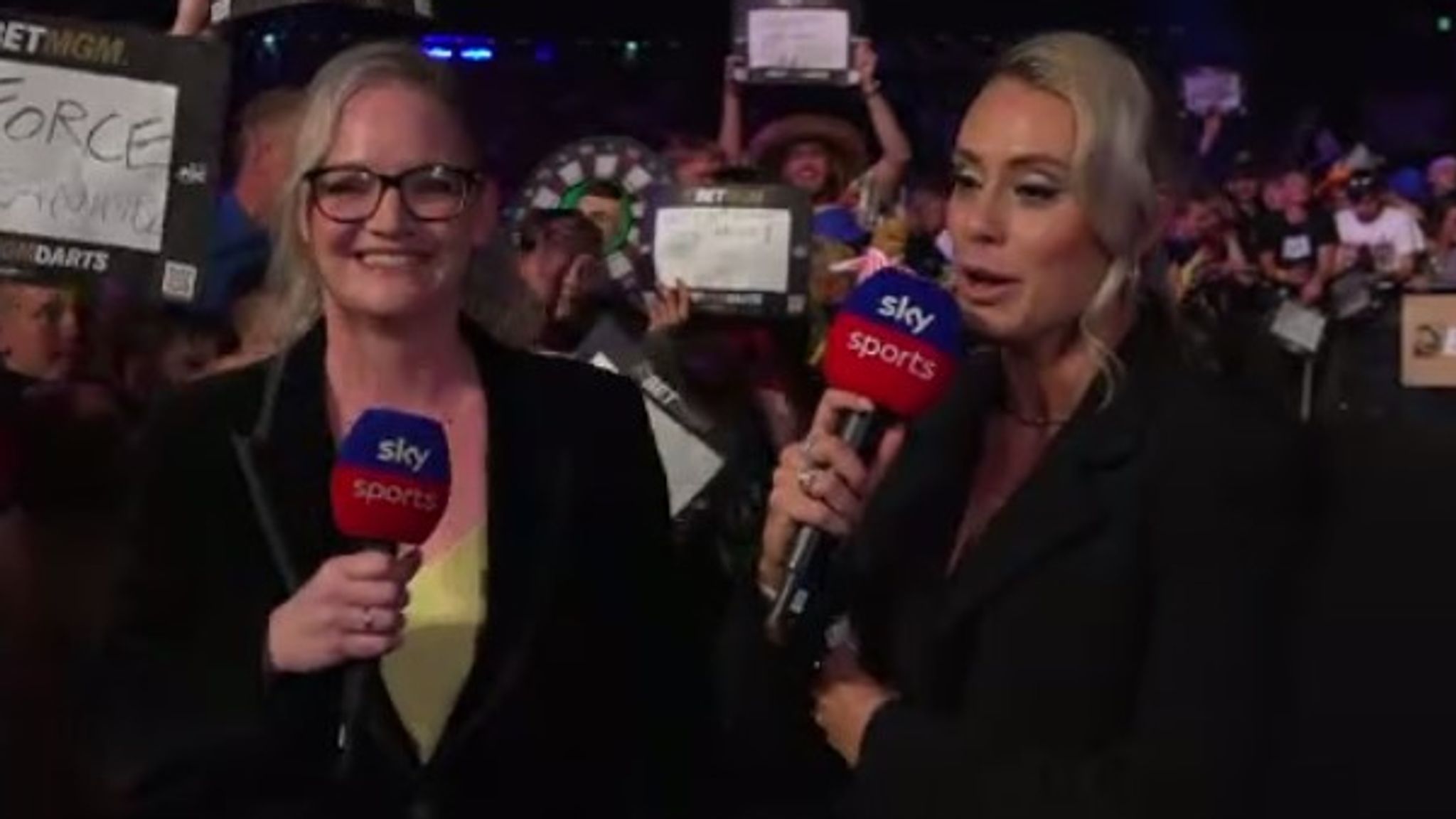 Premier League Darts in Aberdeen: Nathan Aspinall's win, Luke Humphries ...