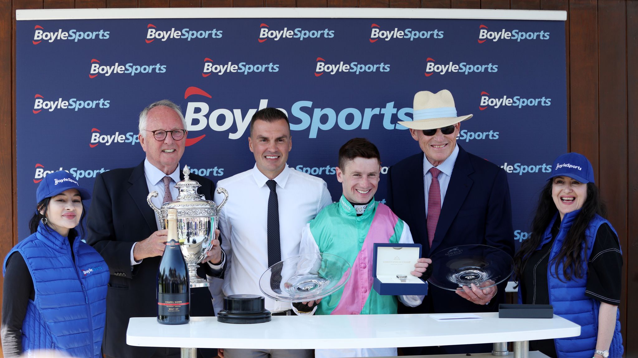 Lockinge Stakes: Lead Artist claims Group 1 prize for Oisin Murphy and ...