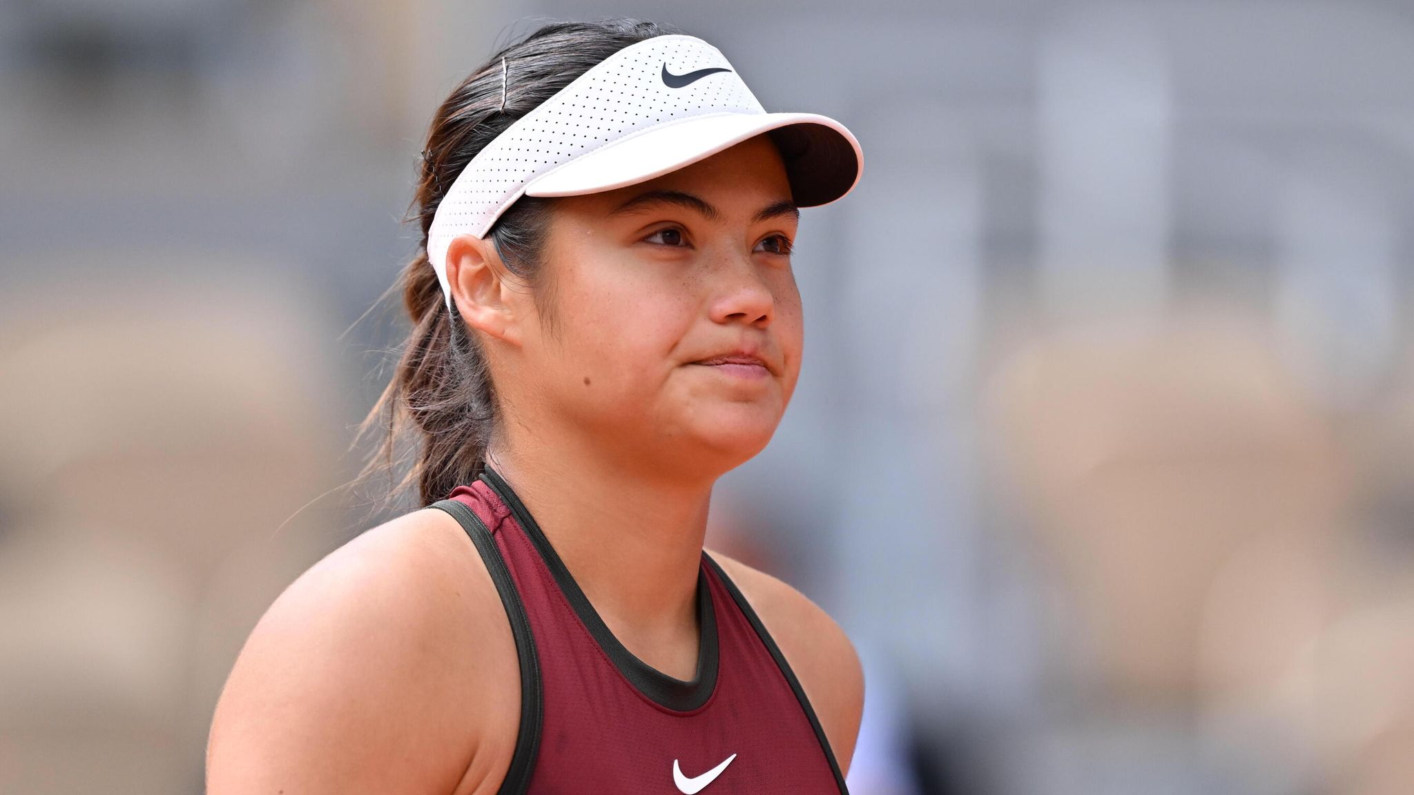 French Open: Emma Raducanu knocked out at Roland-Garros after Iga ...