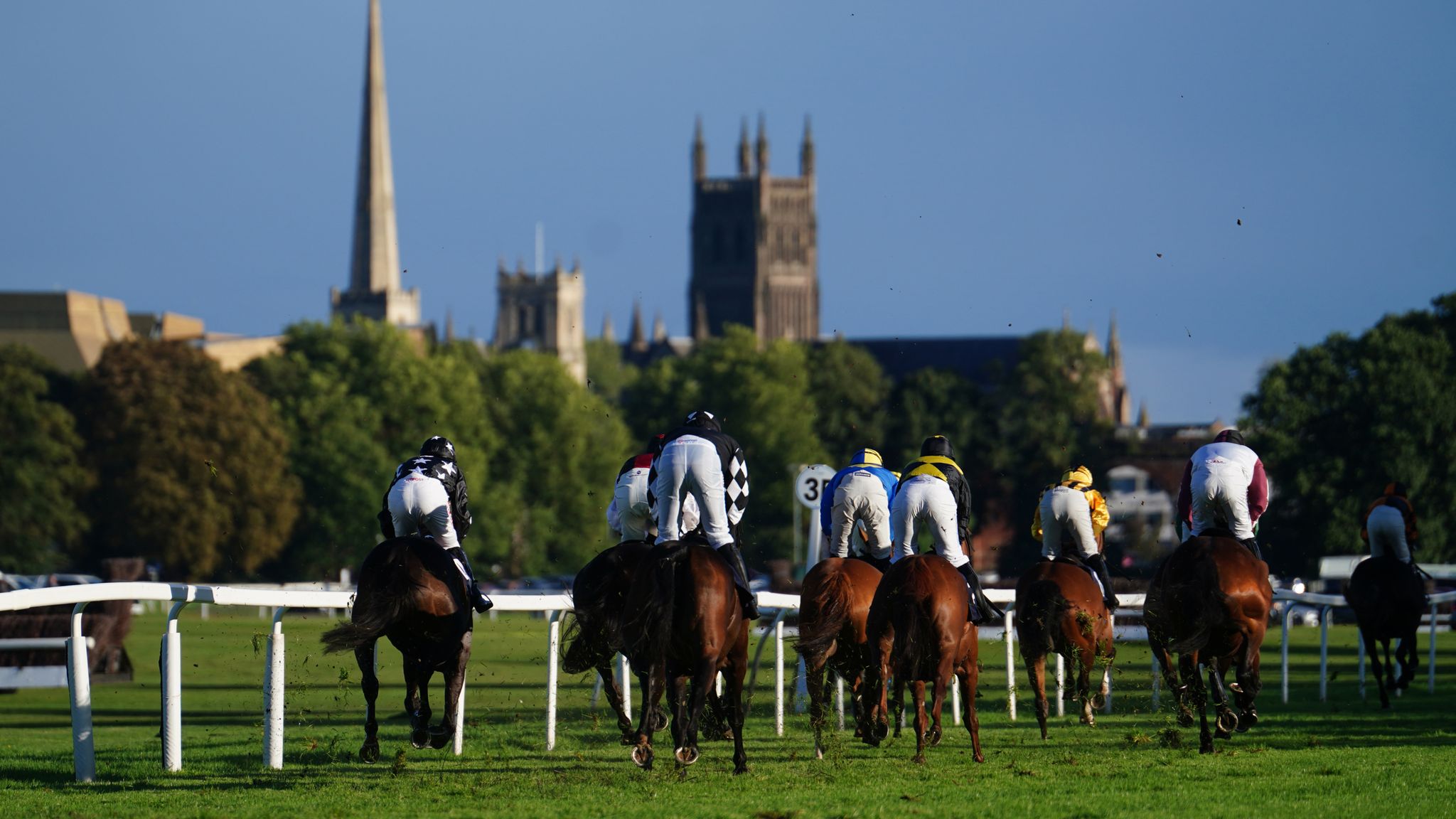 Today on Sky Sports Racing: Worcester hosts seven races | Racing News ...