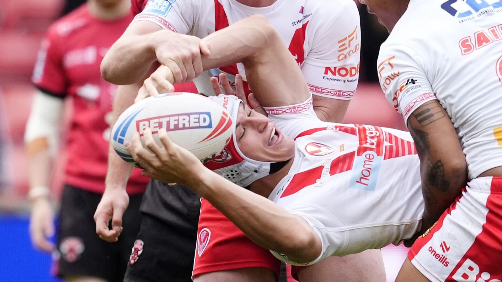 Betfred Super League: Joe Ofahengaue's late try sees Leigh beat ...