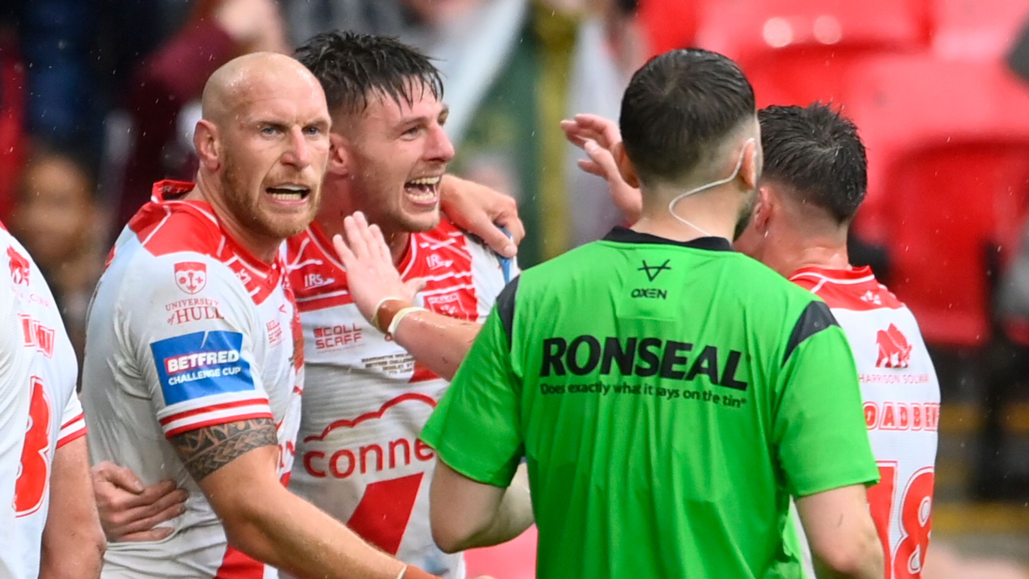 Challenge Cup Final: Last-gasp Tom Davies try clinches 8-6 victory for ...