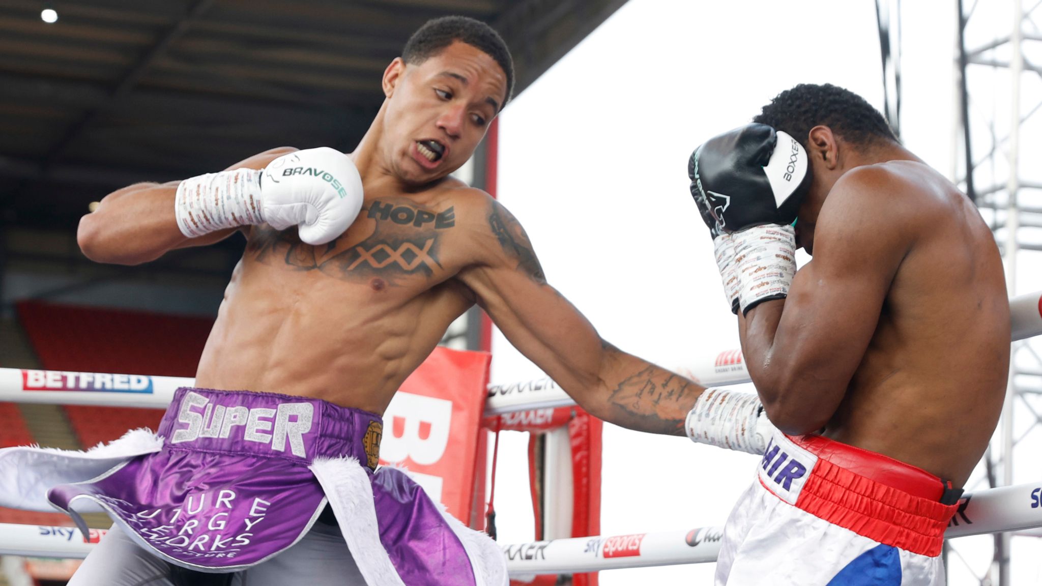 Sean Hemphill derails Mark Jeffers with upset majority decision win on ...