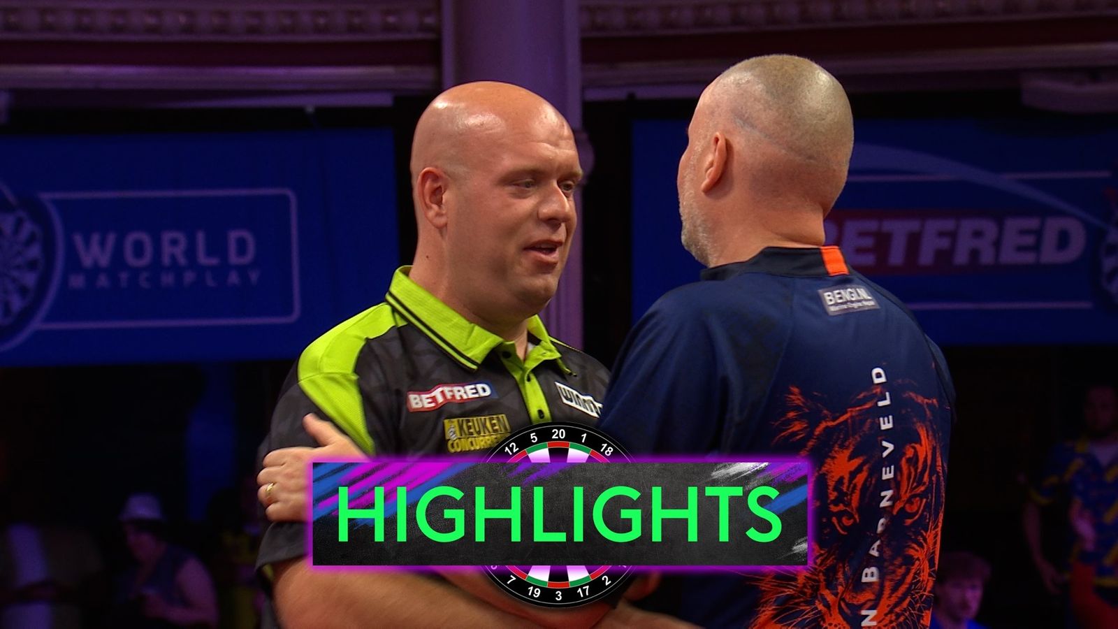 World Matchplay Darts: Michael van Gerwen vs Raymond van Barneveld ...