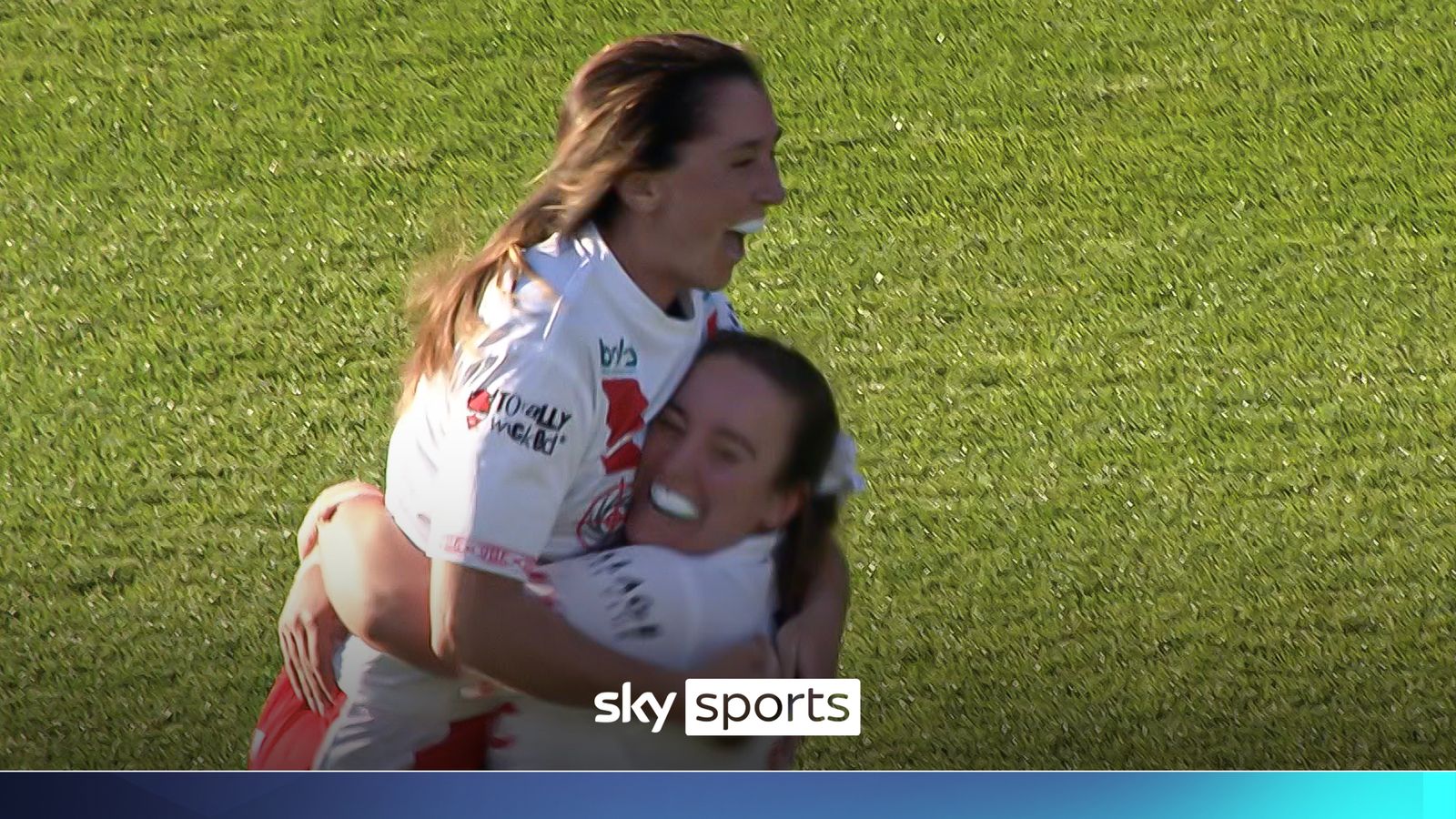 Women's Super League: St Helens in stunning last-kick win over Leeds Rhinos to go top of table ...