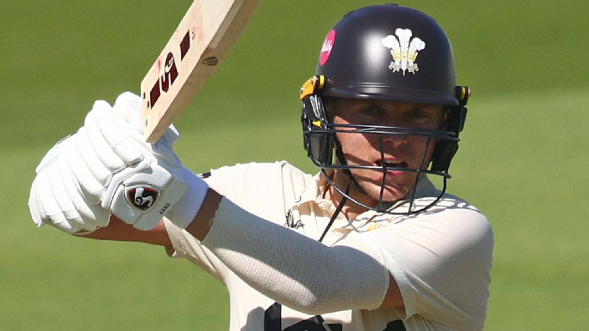 County Championship: Sam Curran top scores as Surrey continue title ...