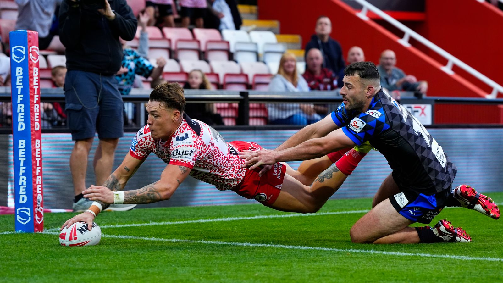 Leigh Leopards 14-22 Leeds: Rhinos come back to dent Leopards' play-off ...