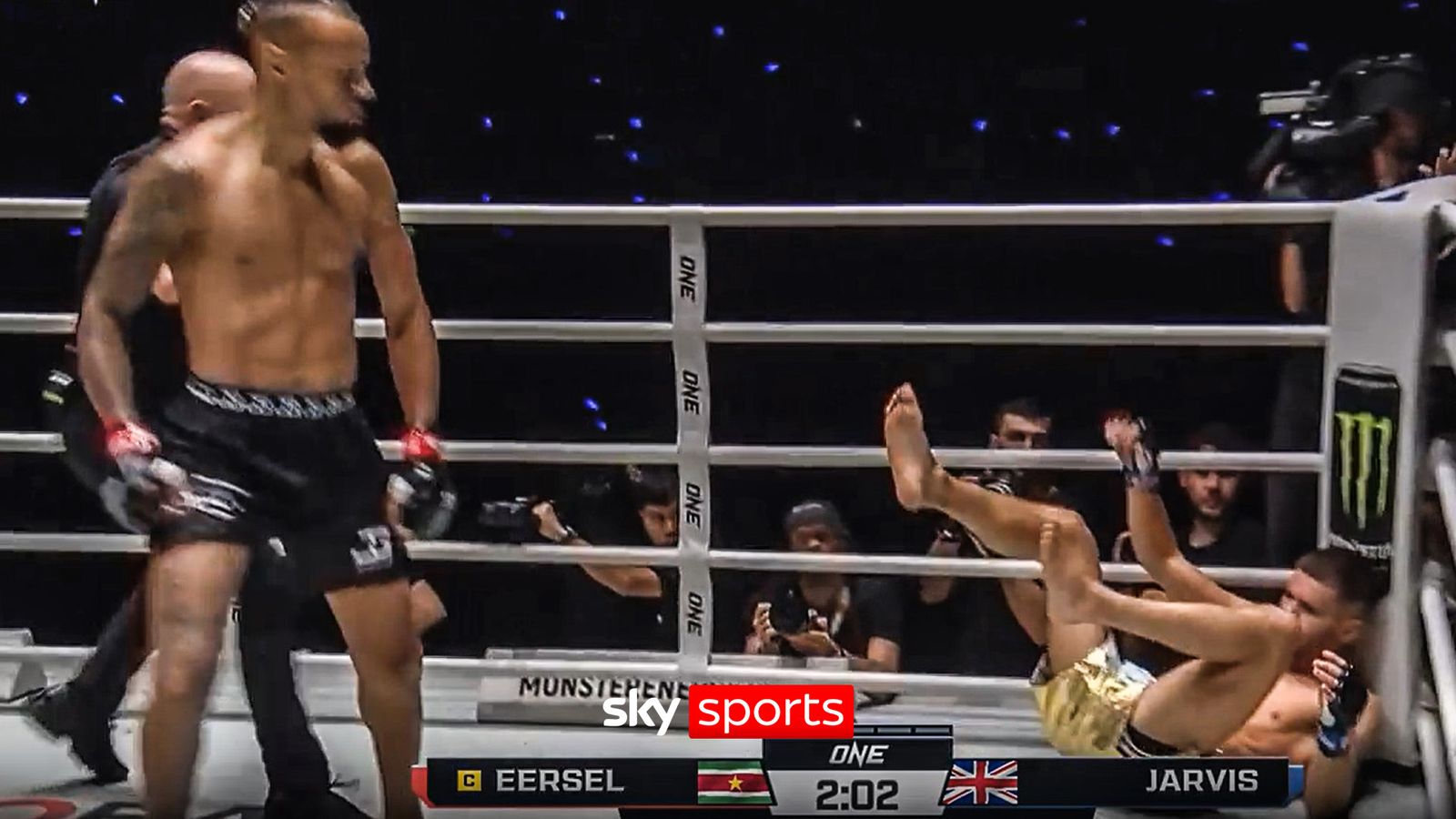 George Jarvis fights in pivotal main event battle live on Sky Sports ...