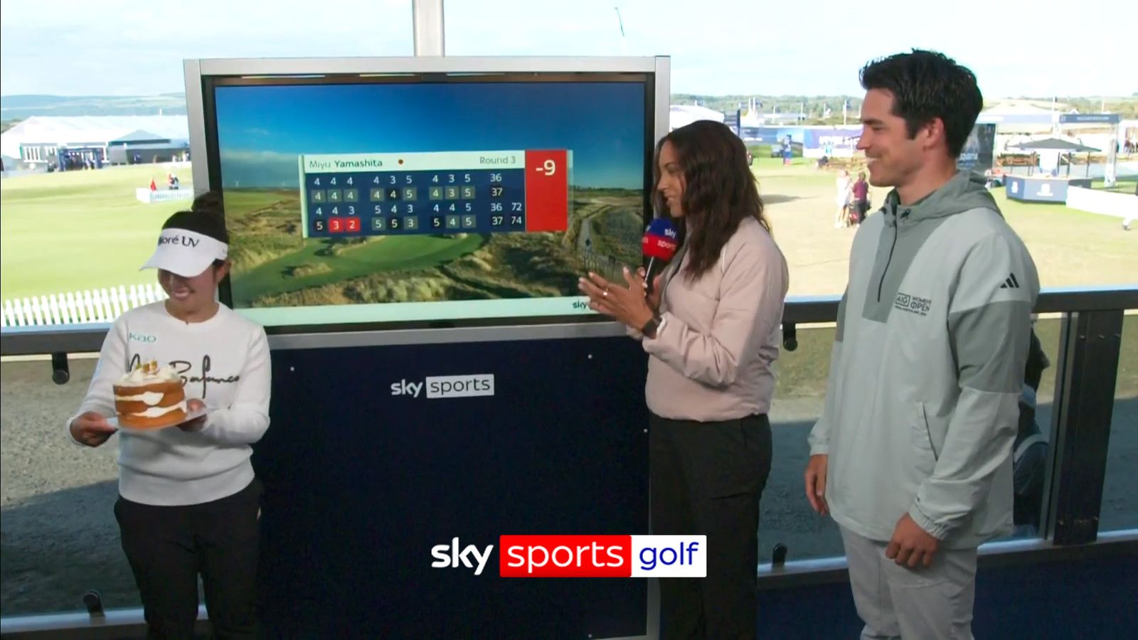 AIG Women's Open: Miyu Yamashita leads the Open and celebrates her ...