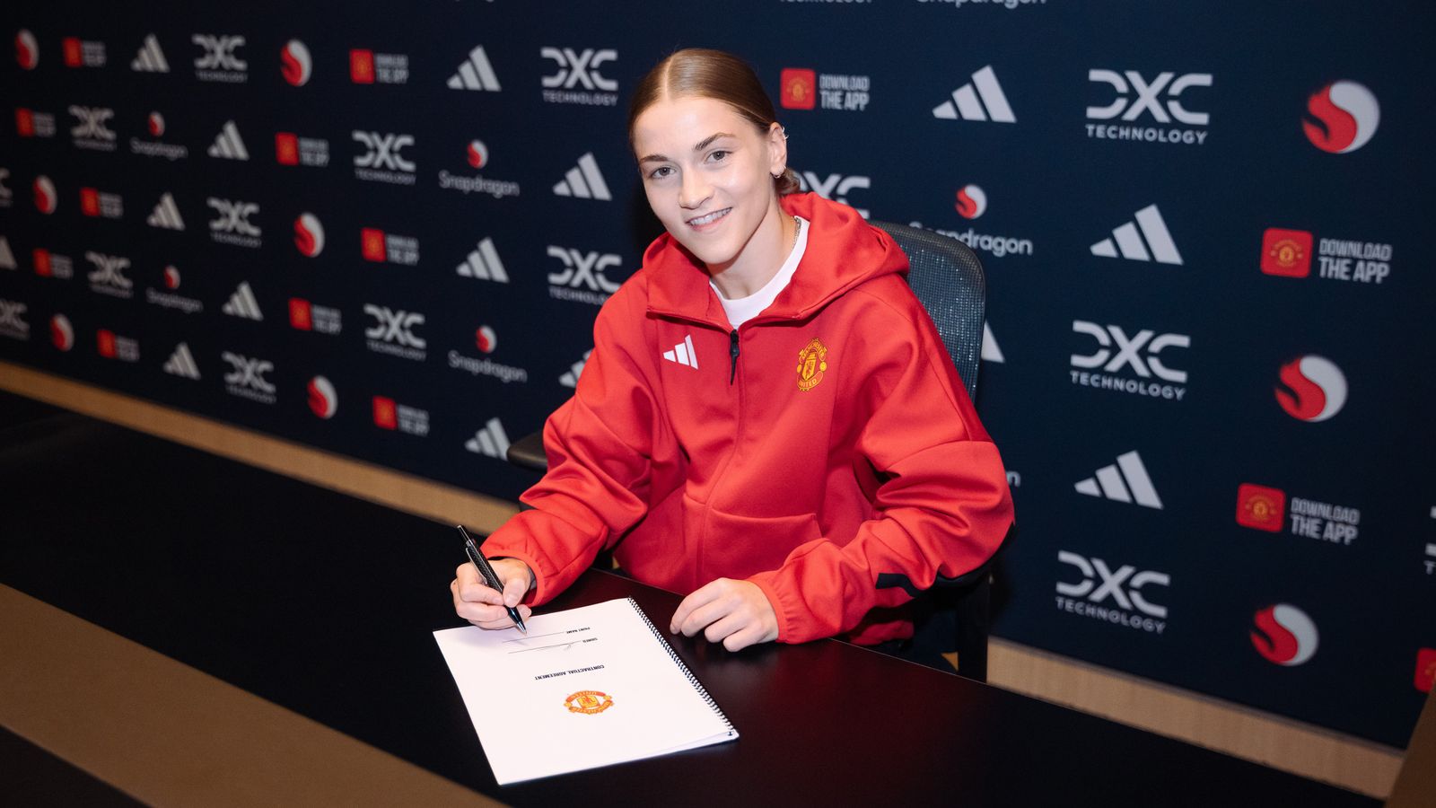 Jess Park: Man Utd confirm the signing of Man City and Lionesses star ...