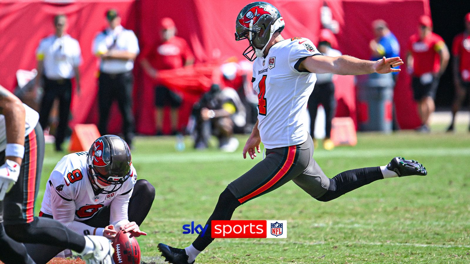 Eagles at Buccaneers: Chase McLaughlin drills a 65-yard field goal ...