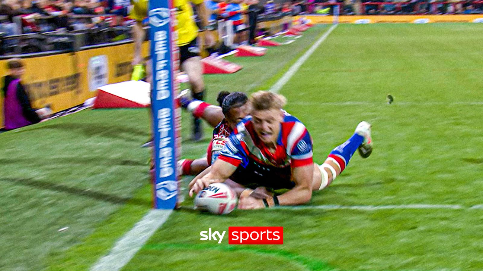 Jayden Myers finishes off Wakefield Trinity's first try against Leigh ...