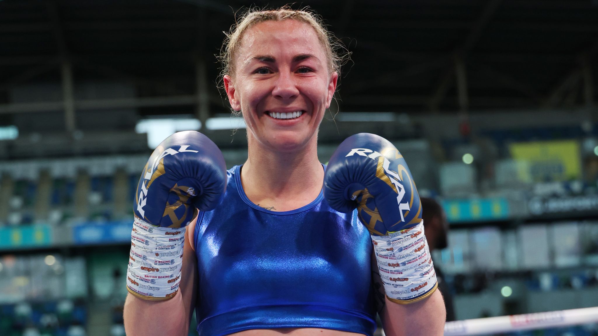 Molly McCann wins professional boxing debut, but former UFC star has to ...