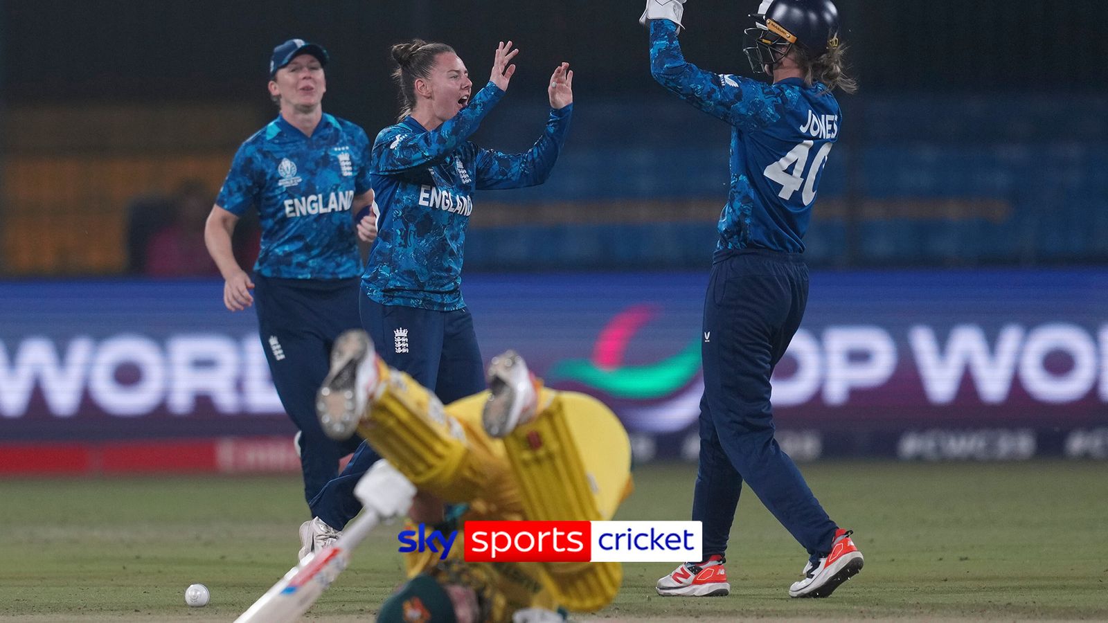 Cricket World Cup: Linsey Smith takes two quick wickets to leave ...