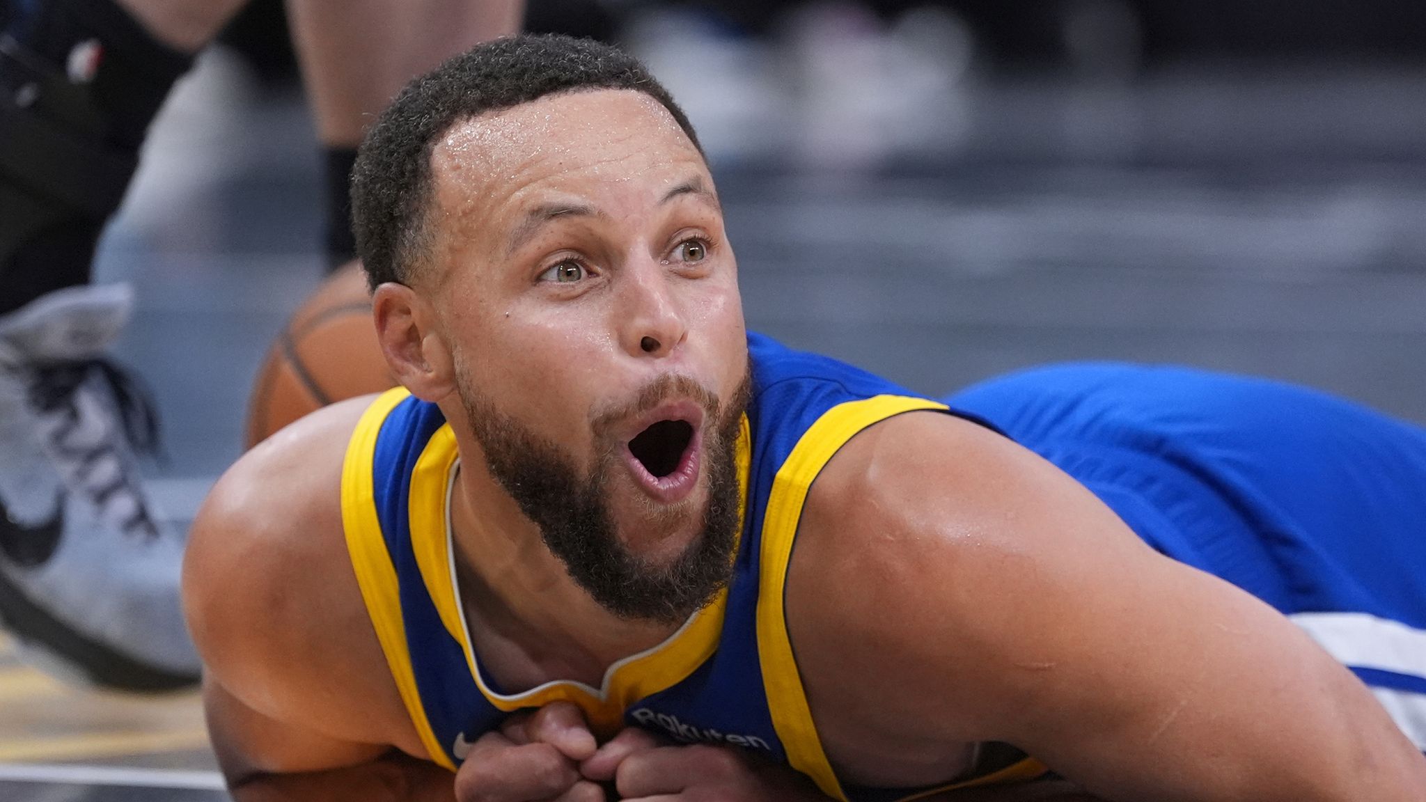 NBA: Steph Curry matches Michael Jordan record with back-to-back 40 ...