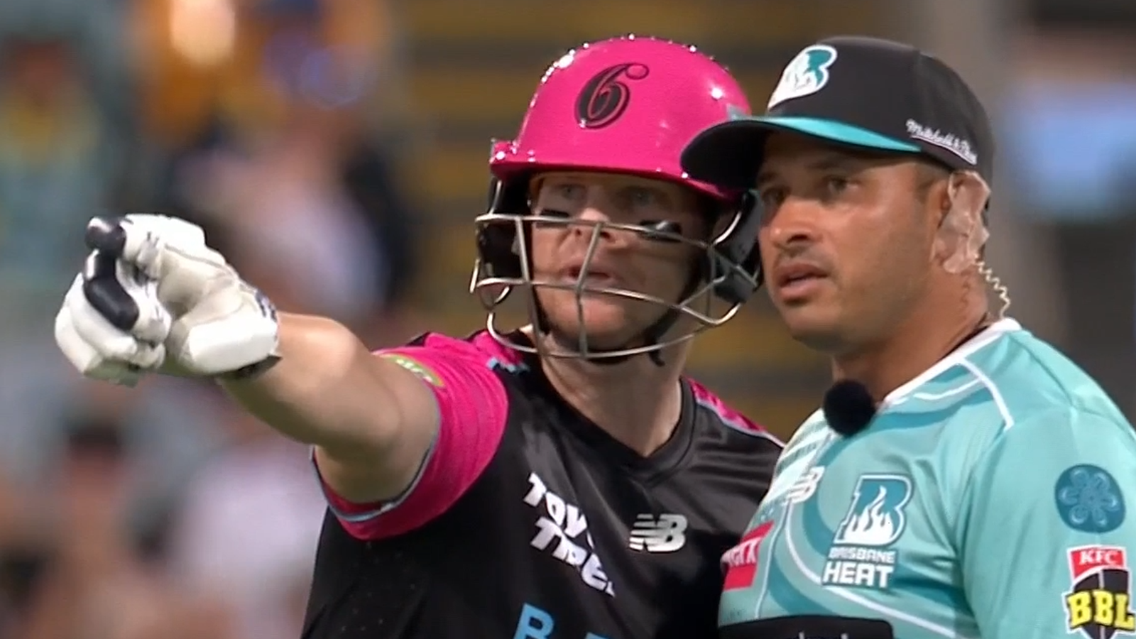 BBL: Steve Smith booed by Gabba crowd after complaining about sight ...