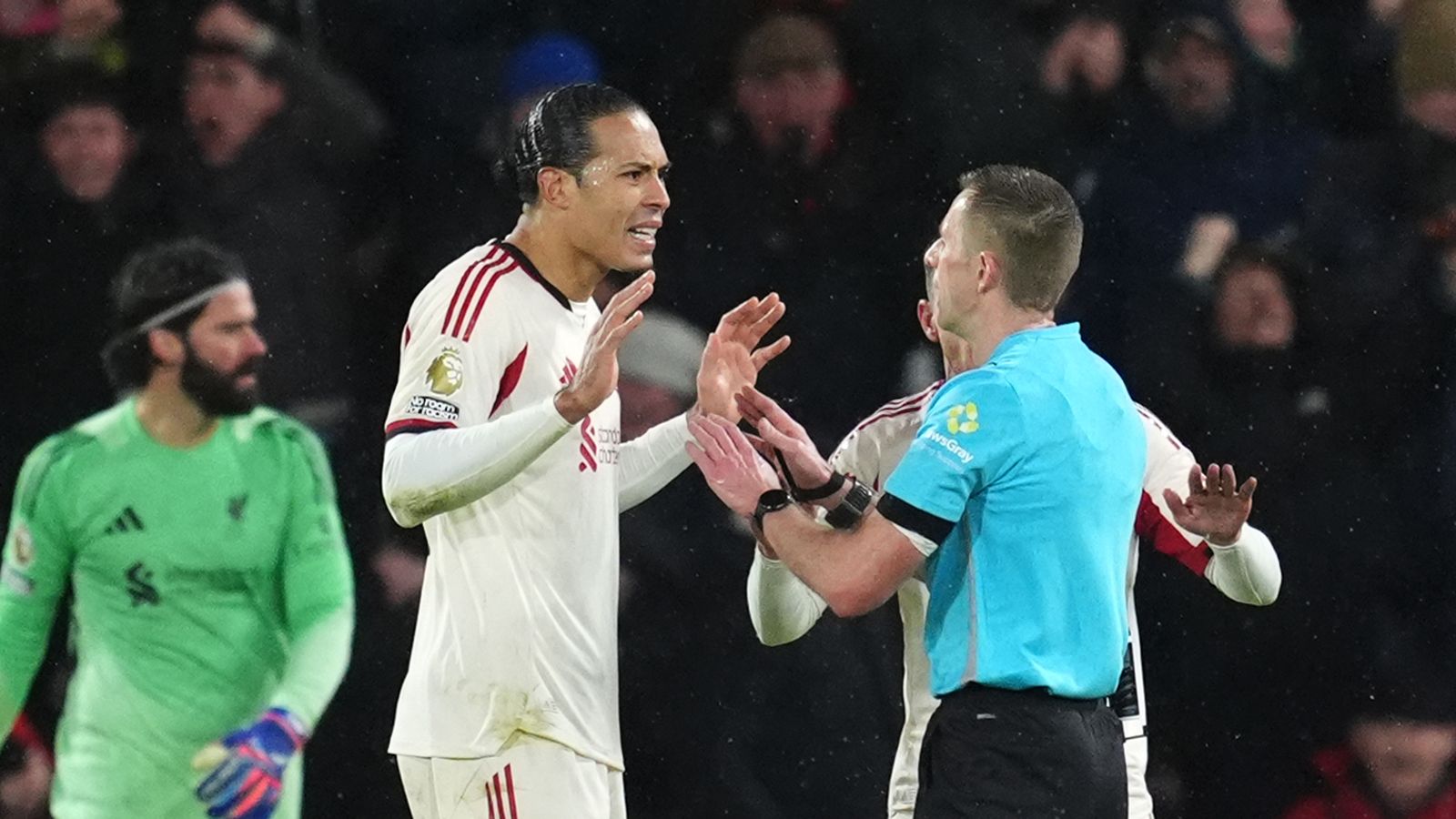 Slot Explains Liverpool Defeat: Wind, Injuries, and Fixture Pile-Up ...
