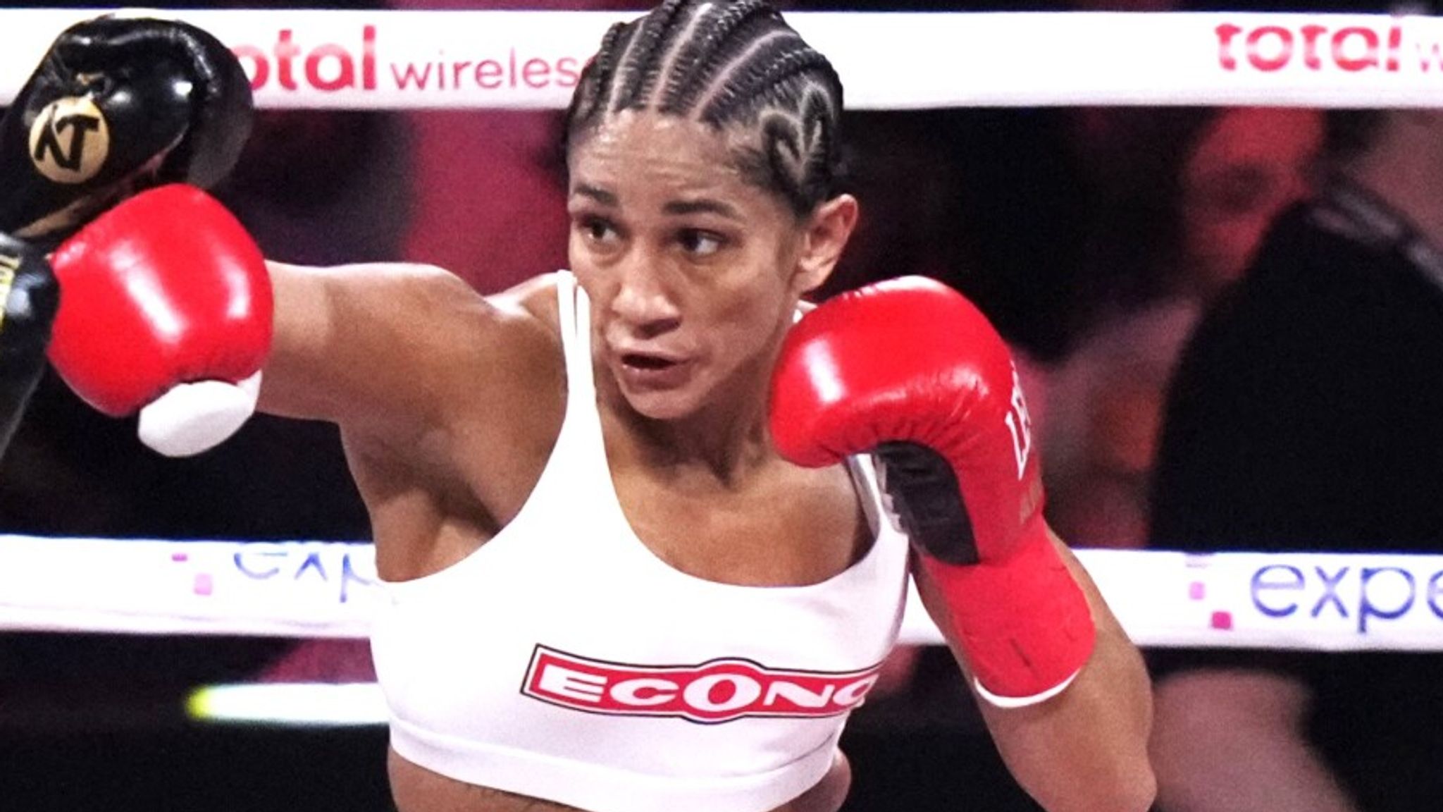Amanda Serrano overcomes badly-swollen right eye in world title win ...