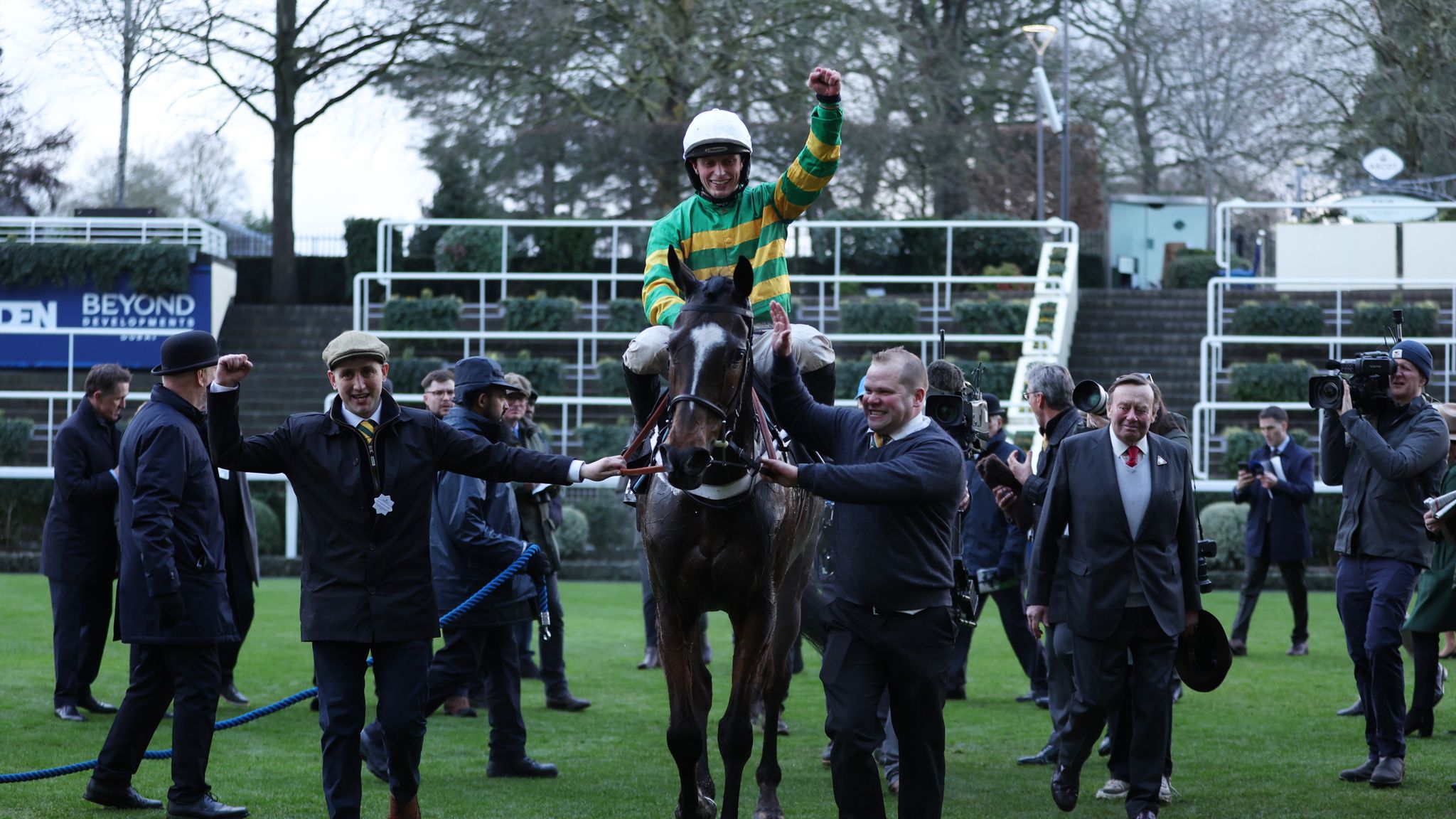Clarence House Chase: Jonbon lands dramatic Ascot crown under James ...