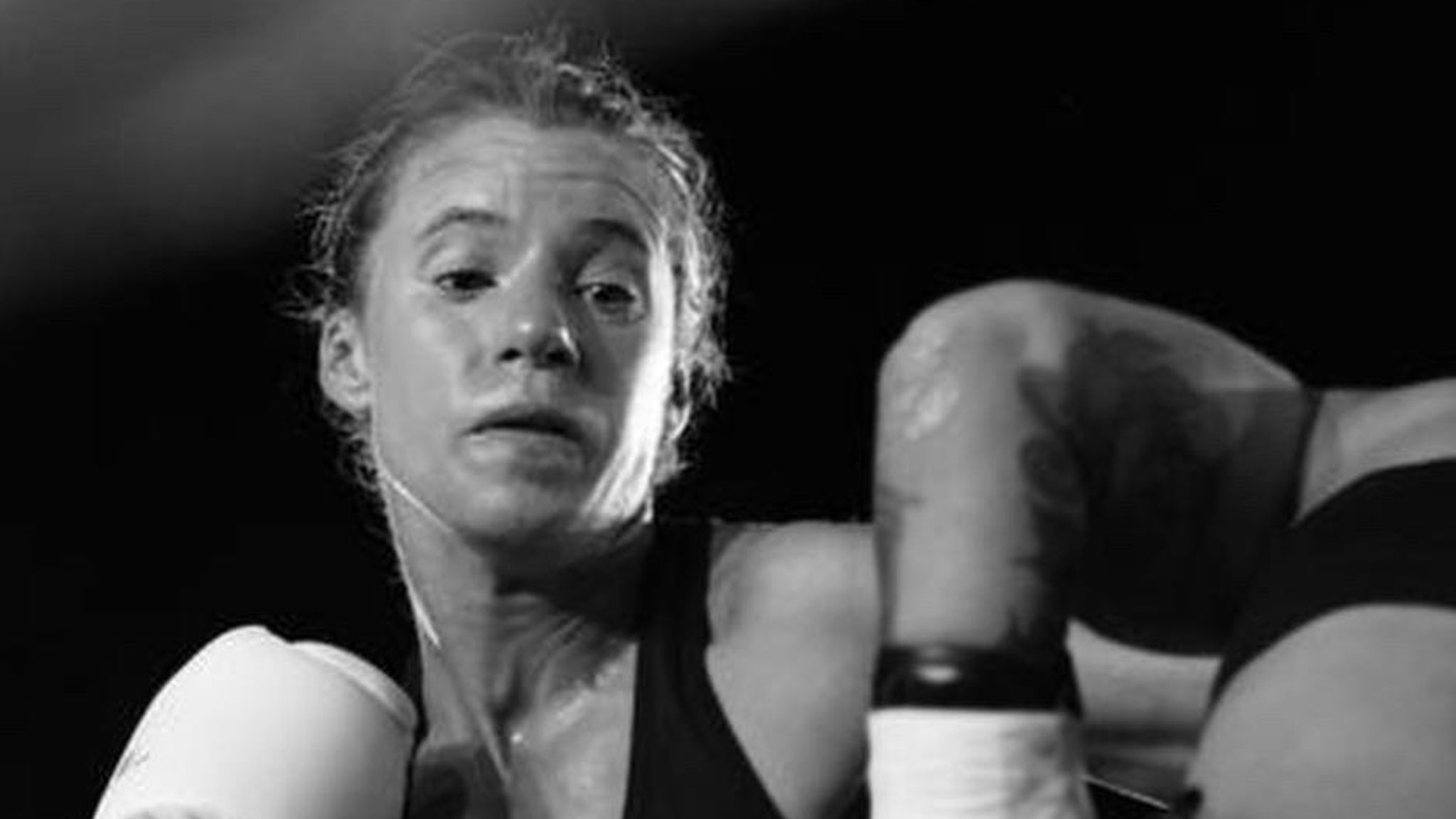 Amy Andrew continues extraordinary comeback - two children, no sleep ...