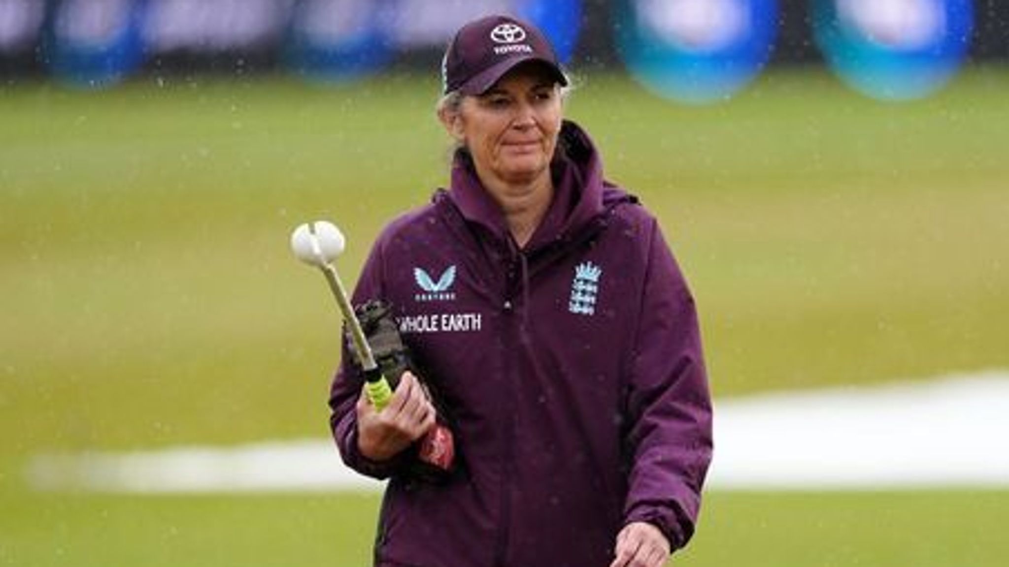 Charlotte Edwards opens up on "tough decision" to omit Tammy Beaumont ...