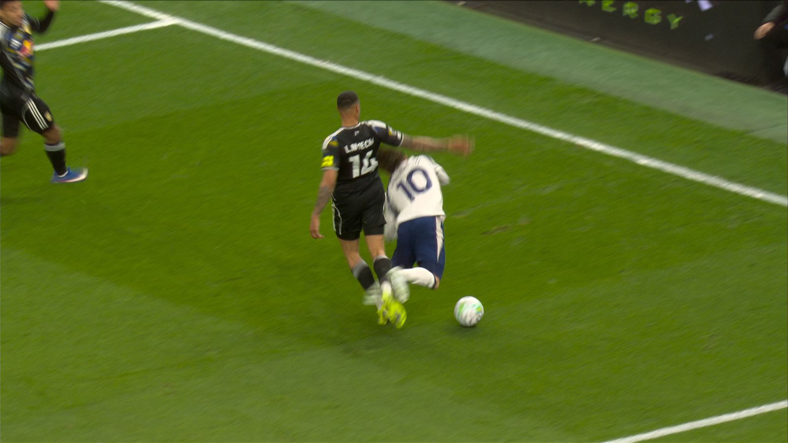 Pen Appeal J Maddison Tottenham Hotspur 1 - 1 Leeds | Football News ...