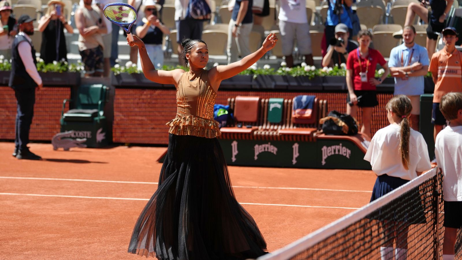 Naomi Osaka's outfit leaves French Open opponent Laura Siegemund ...