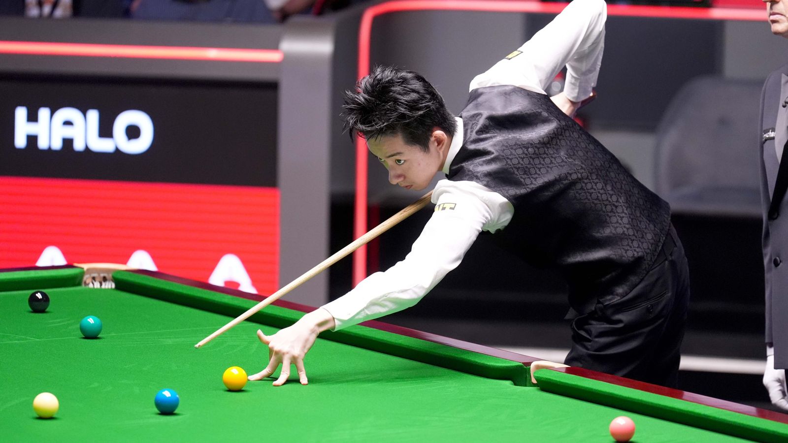 World Snooker Championship final: Wu Yize holds overnight lead over ...
