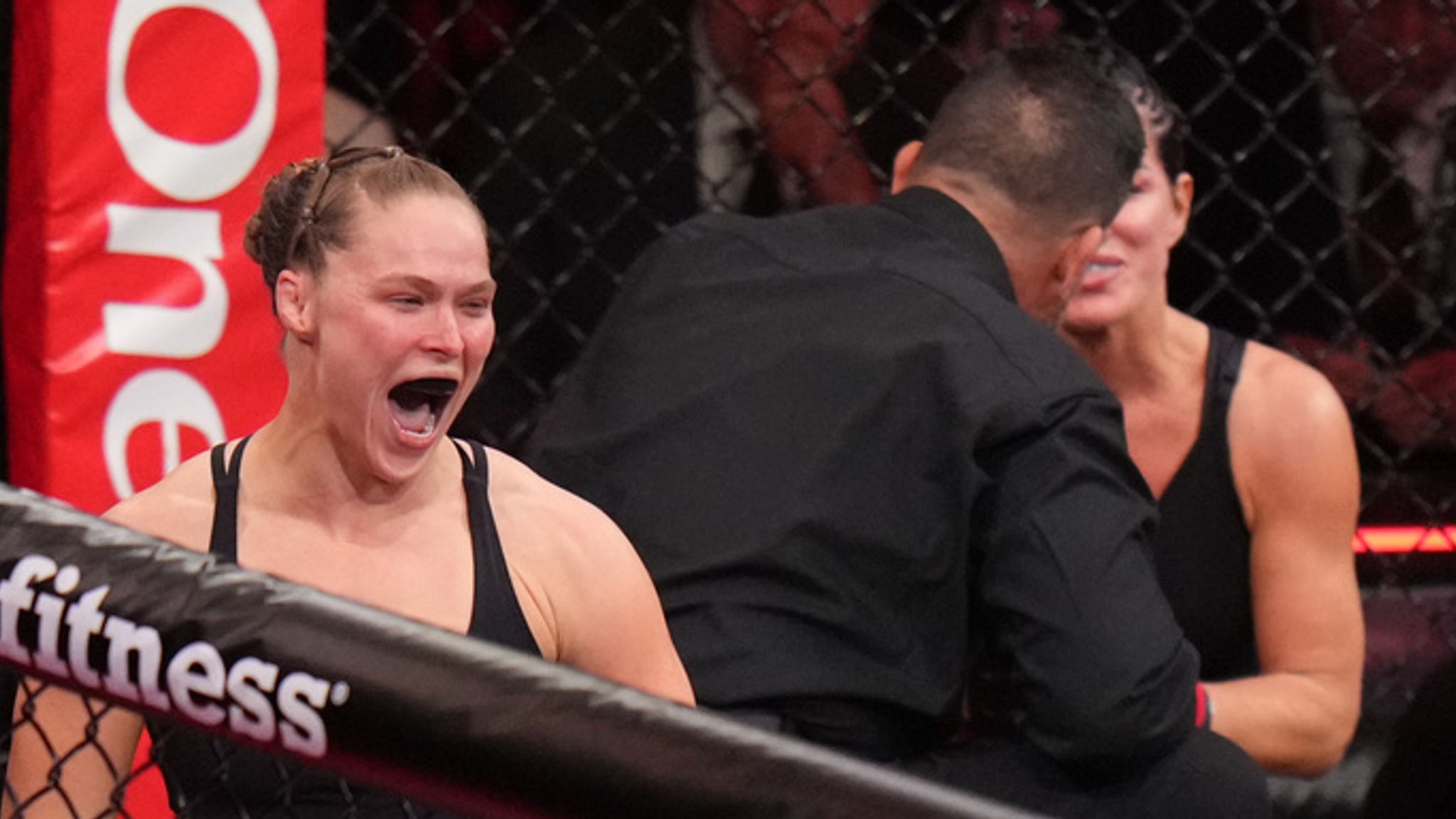 Ronda Rousey Stops Gina Carano 17 Seconds Into Comeback Bout It Was