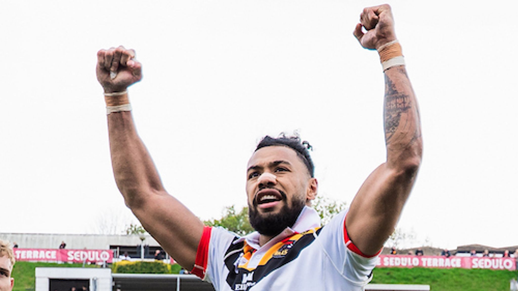 Bradford Bulls 16-14 Hull FC: Zak Hardaker's dramatic conversion miss ...