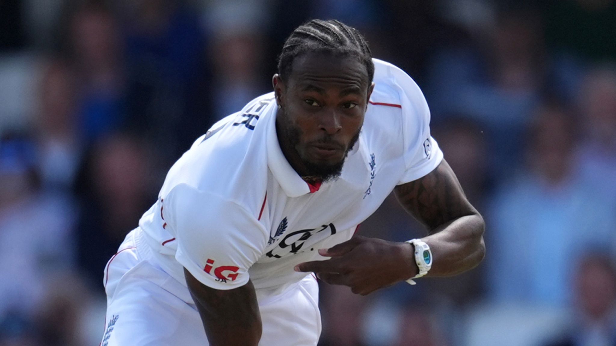 Jofra Archer: England fast bowler's fiery spell to Glenn Phillips ...
